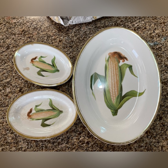 Latona | Dining | Latona Corn Platter W Two Corn Plates | Poshmark